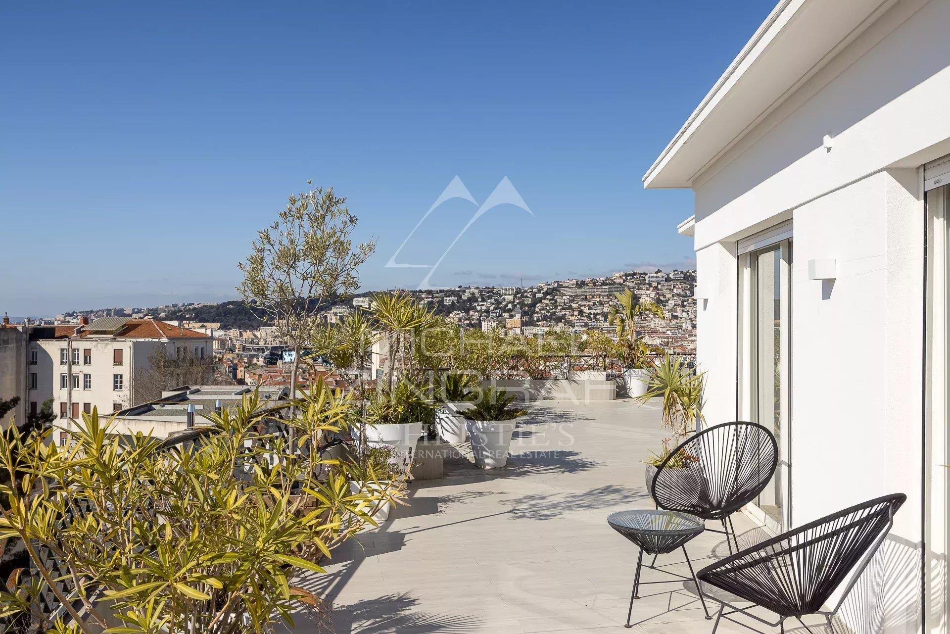 Nice-Wohnung – Letzte Etage – Bas Cimiez