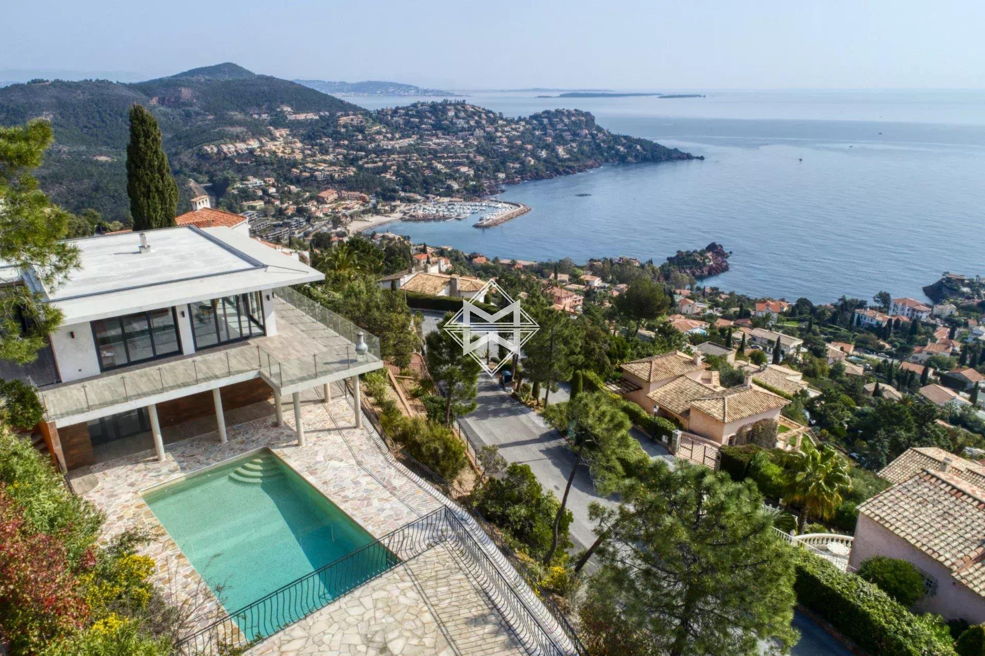 Villa contemporaine avec vue mer panoramique