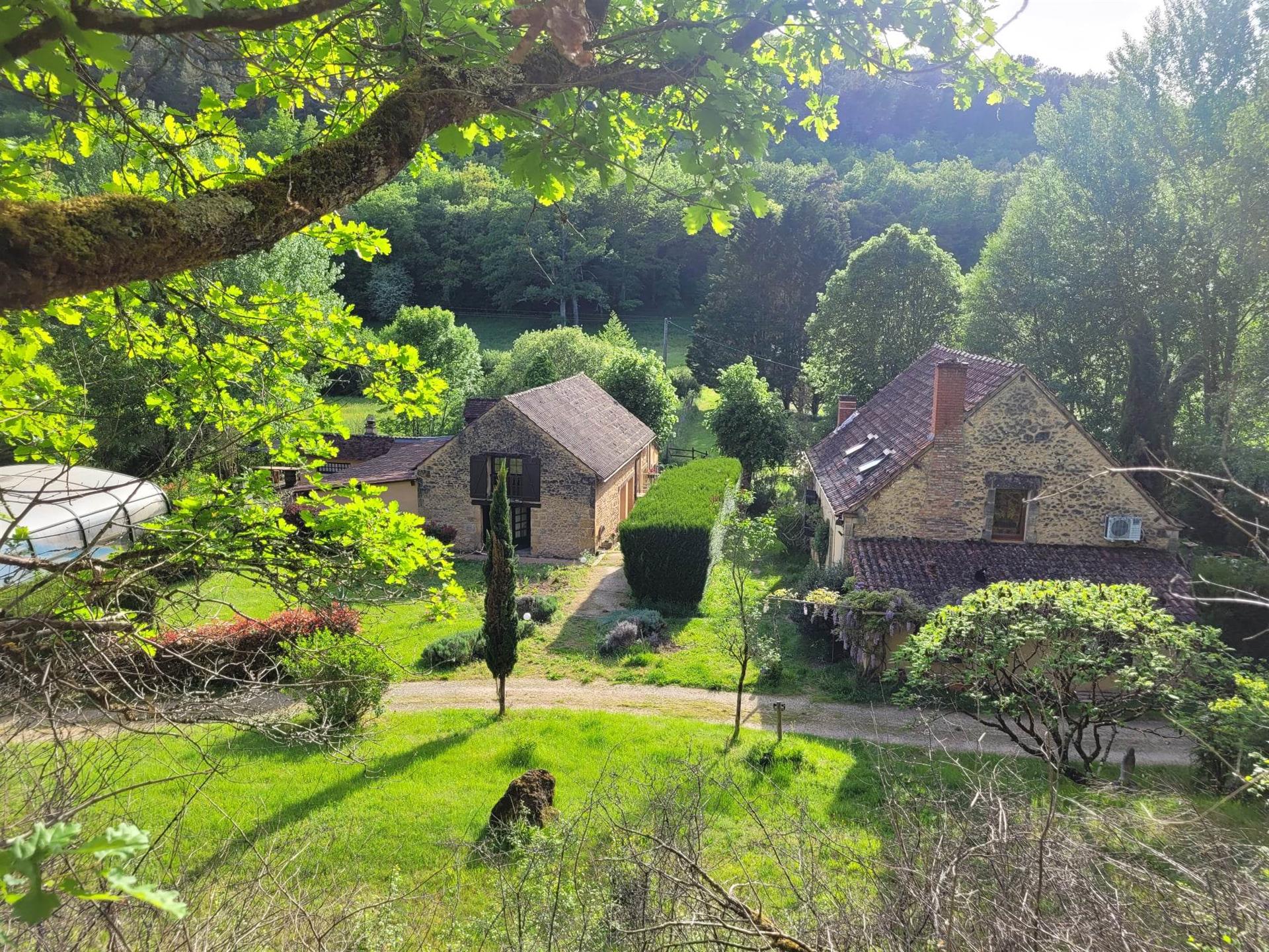 Bed & Breakfast – Campsite – House – Covered and heated swimming pool ...