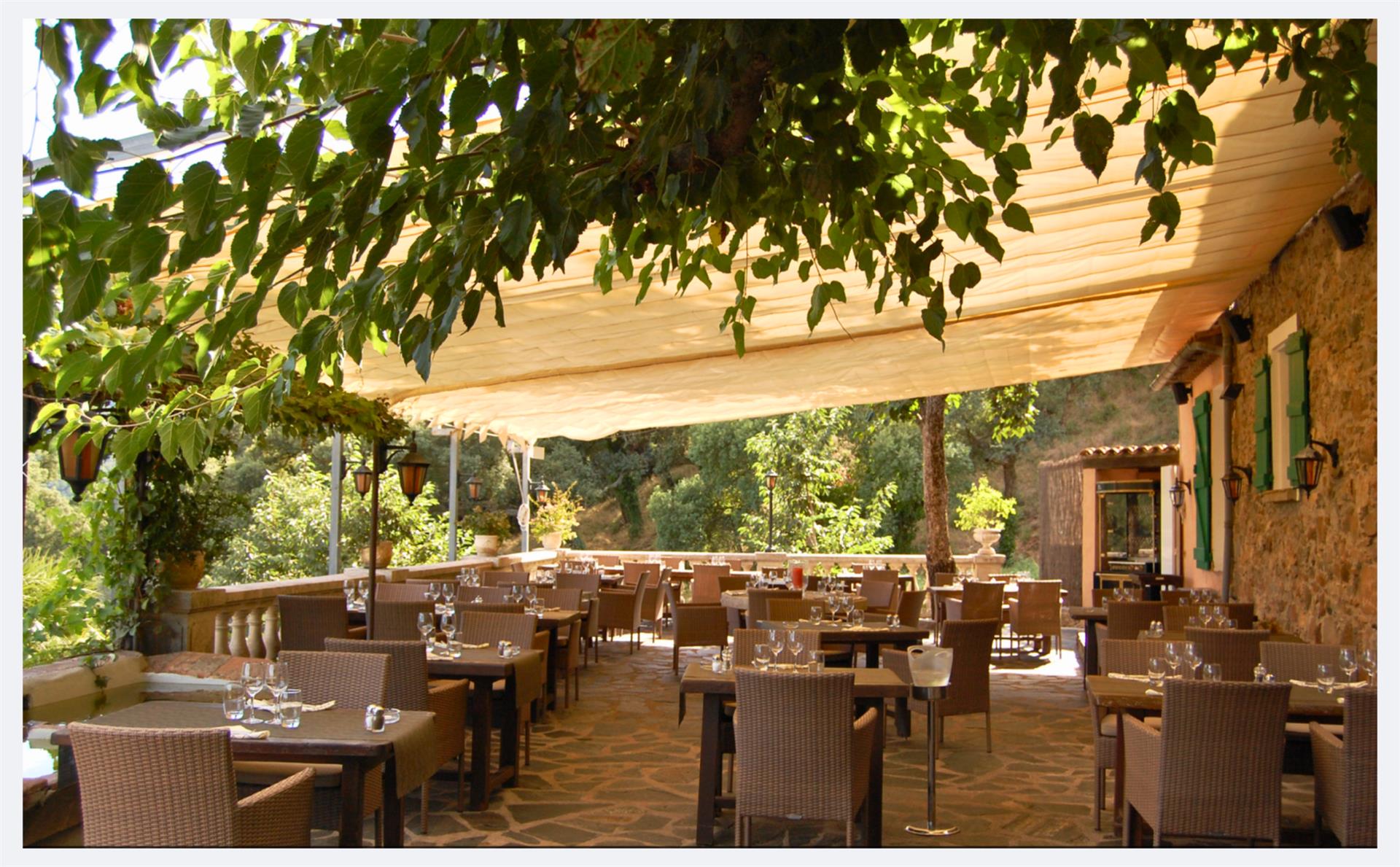 Restaurant estate with ecolodge project, wine production and ...