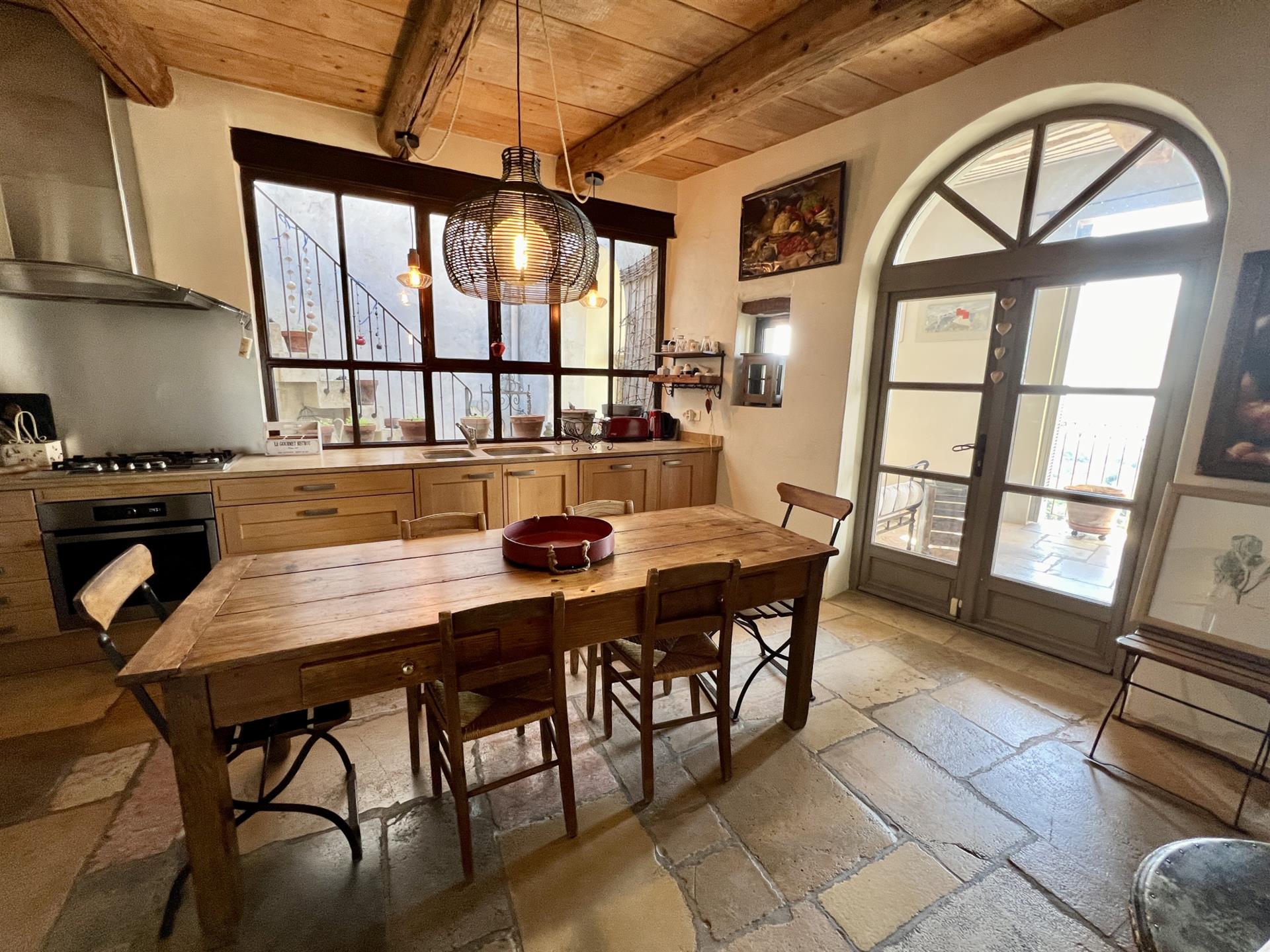 Perle rare au cœur de Séguret : entre sérénité et vue panoramique d ...