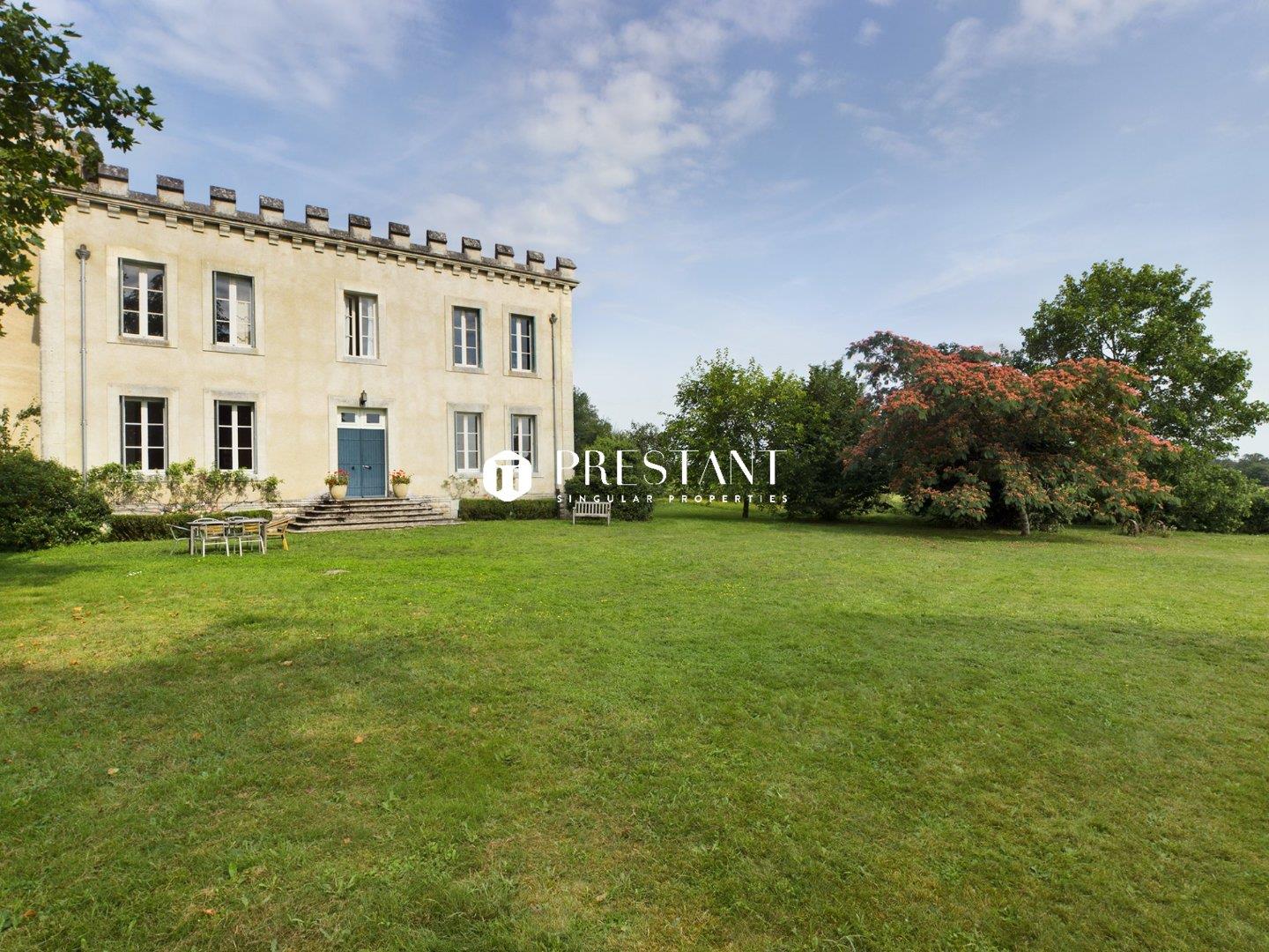 Belle propriété avec château et maison d'amis