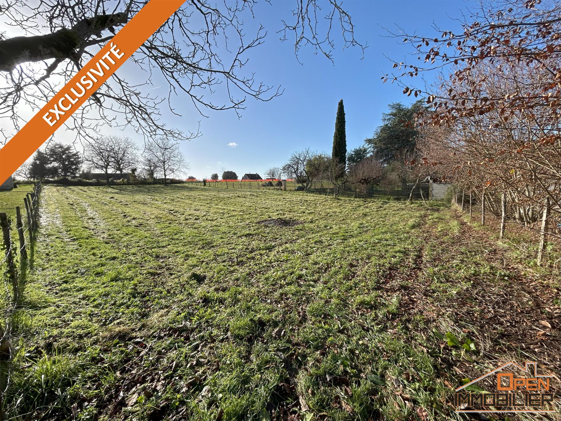 Terrain 1 848 m2 - Salignac-Eyvigues