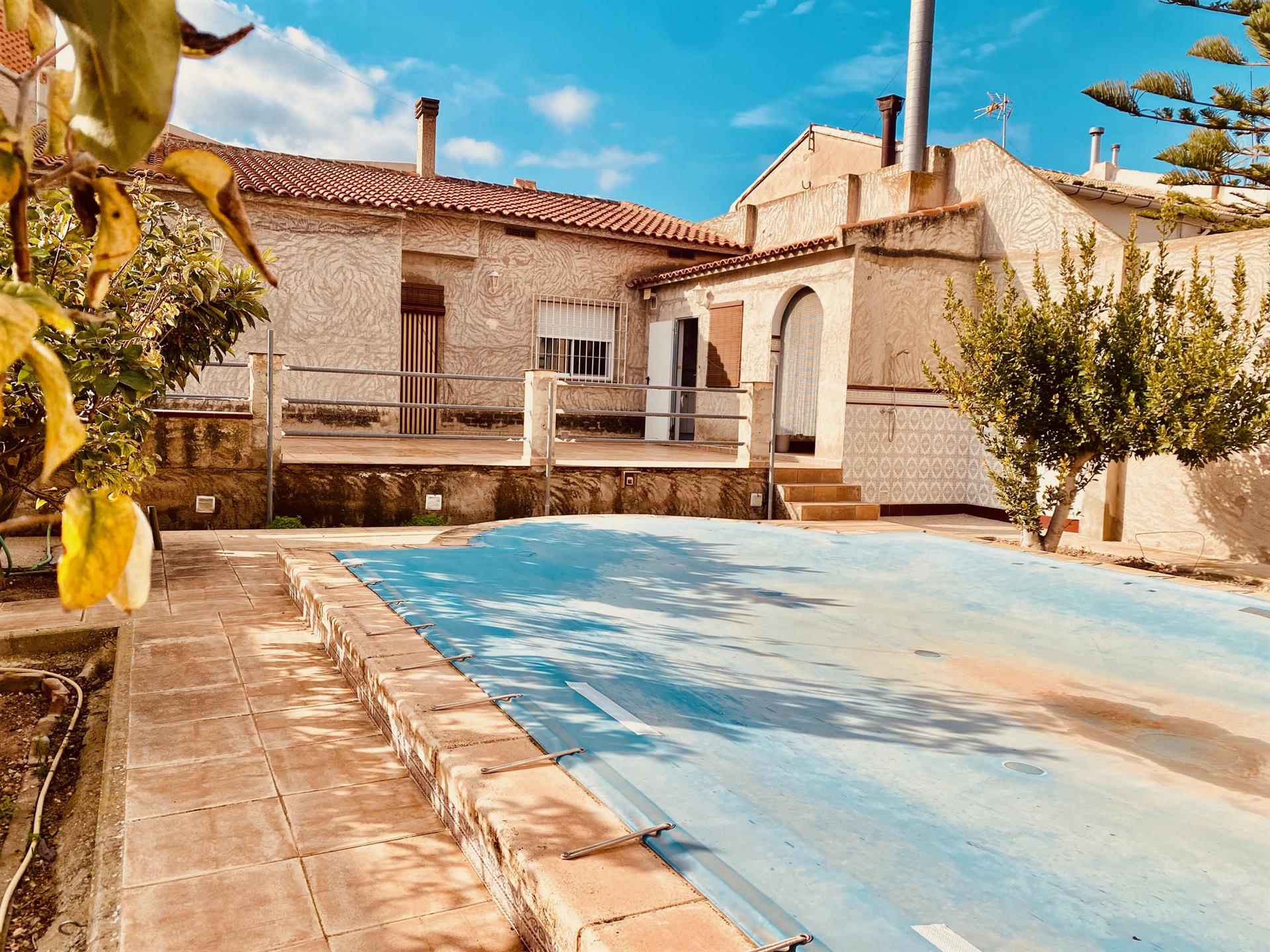 Beautiful well-maintained village house with pool in Macisvenda