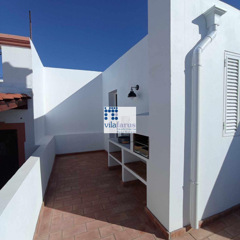 Compra: Vivenda (8700)