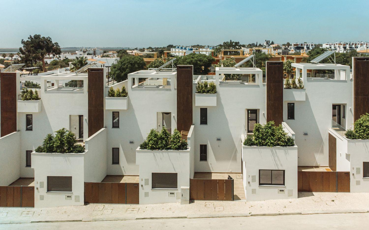 Compra: Vivenda (8700)