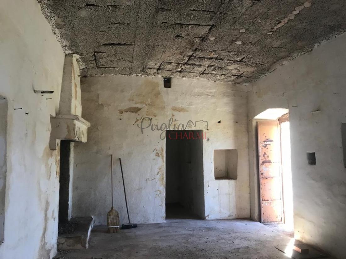 Graceful stone lamia