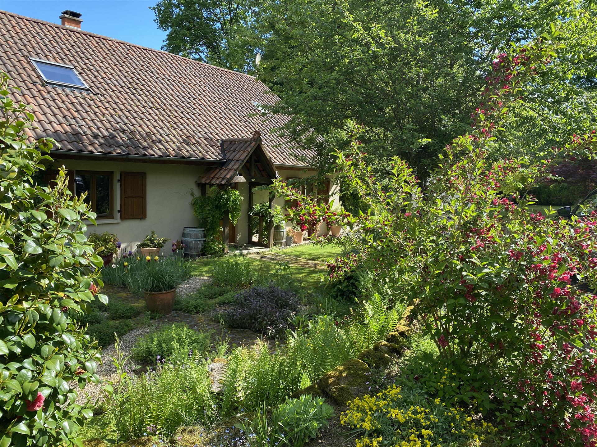 Attractive detached house built in 2009