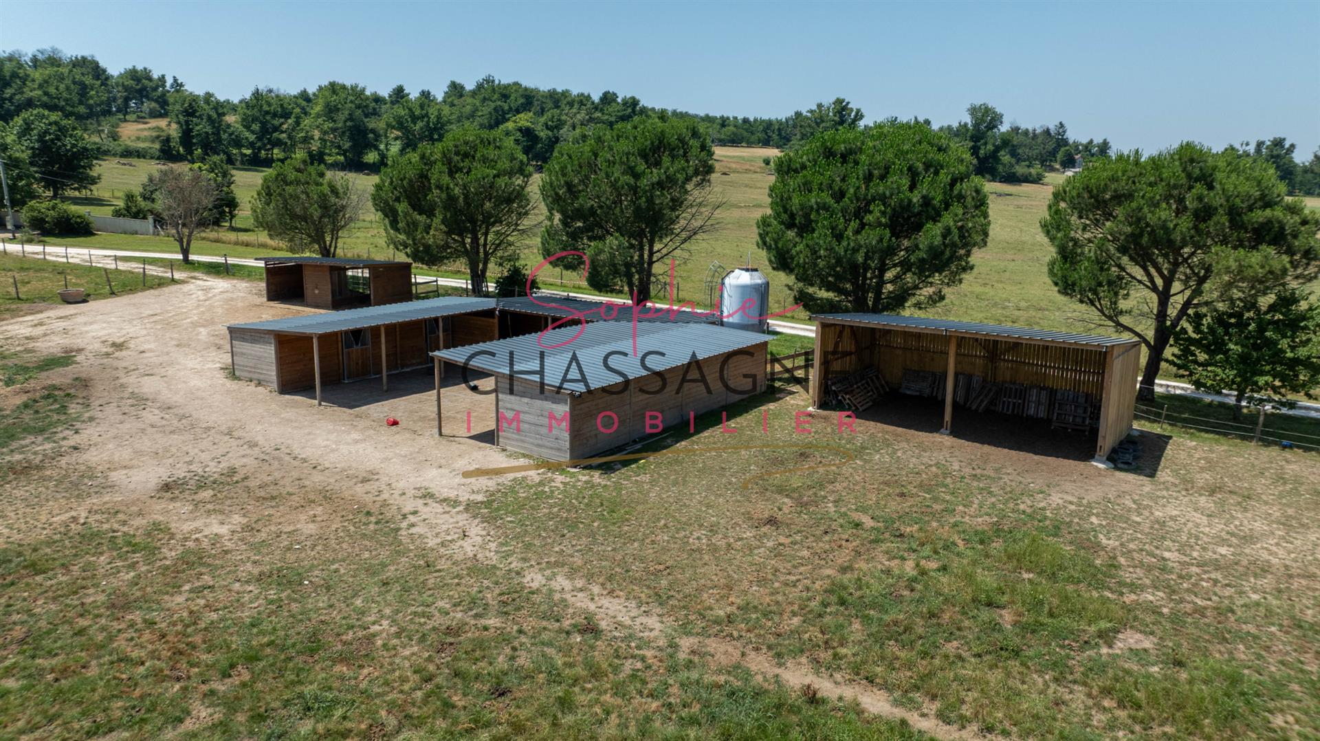 Equestrian property with 2 dwellings 11 hectares La Roche Chalais (24)