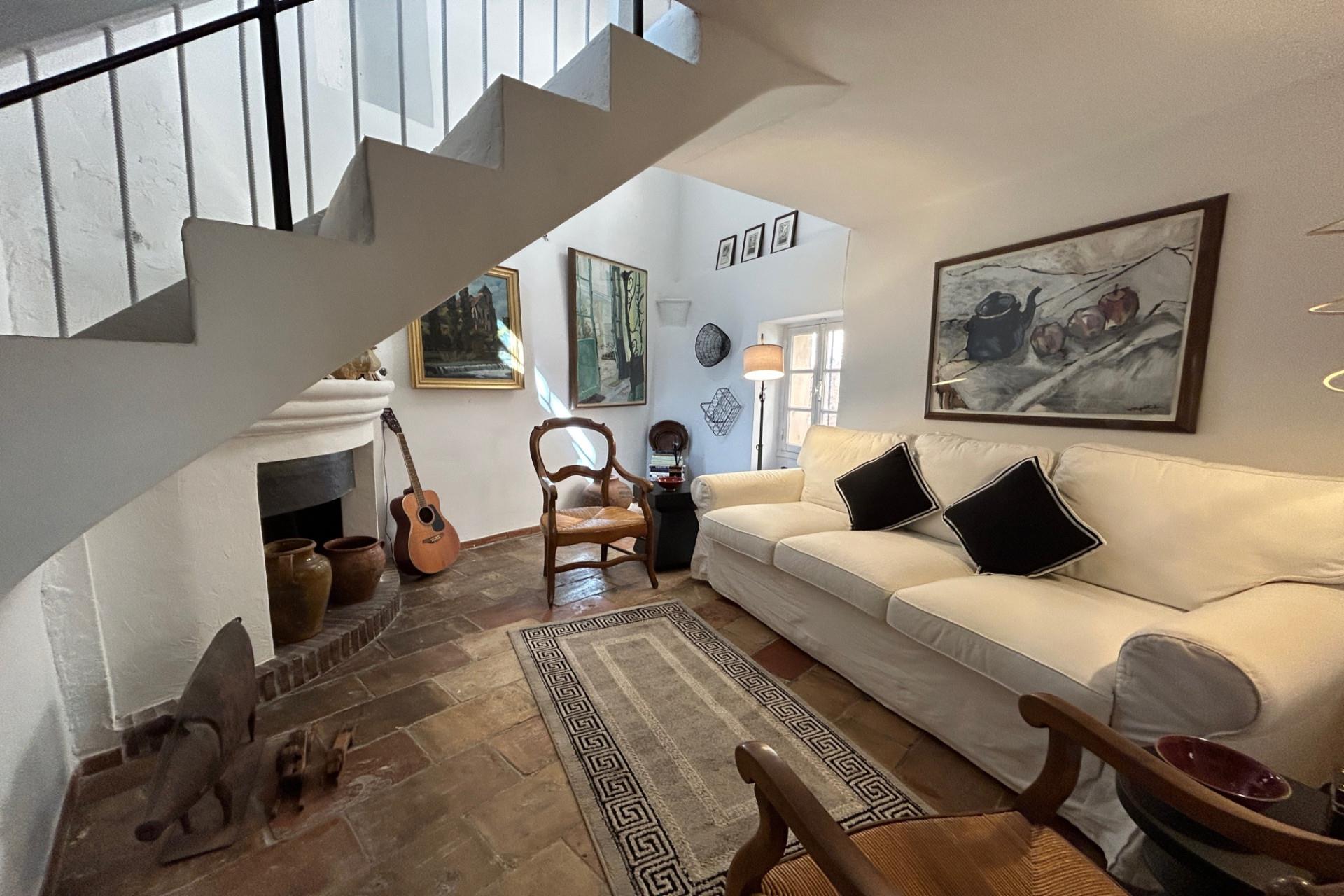 Purchase: House (06140)