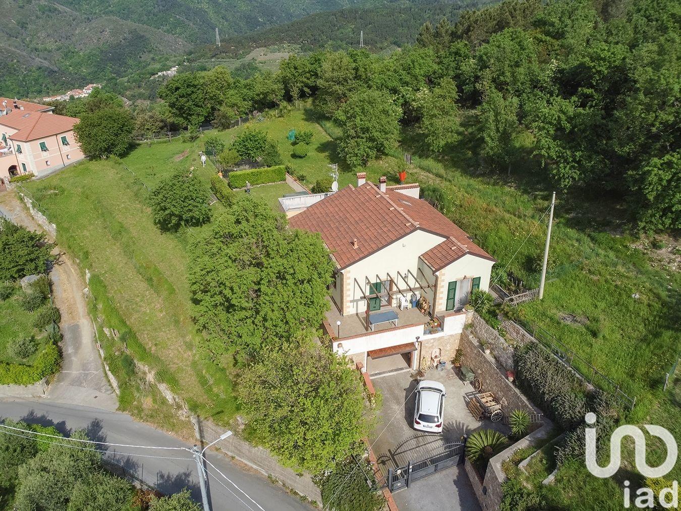 Sale Detached house / Villa 192 m² - 3 bedrooms - Orco Feglino