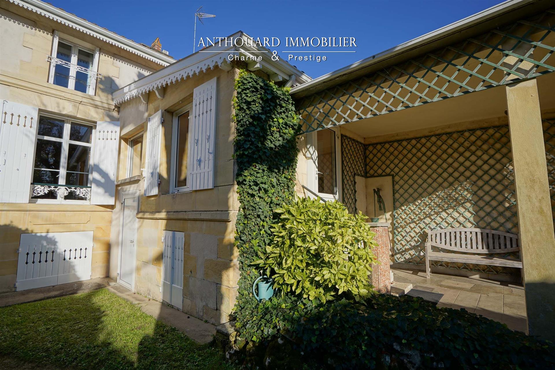 Charming bourgeois house, garden