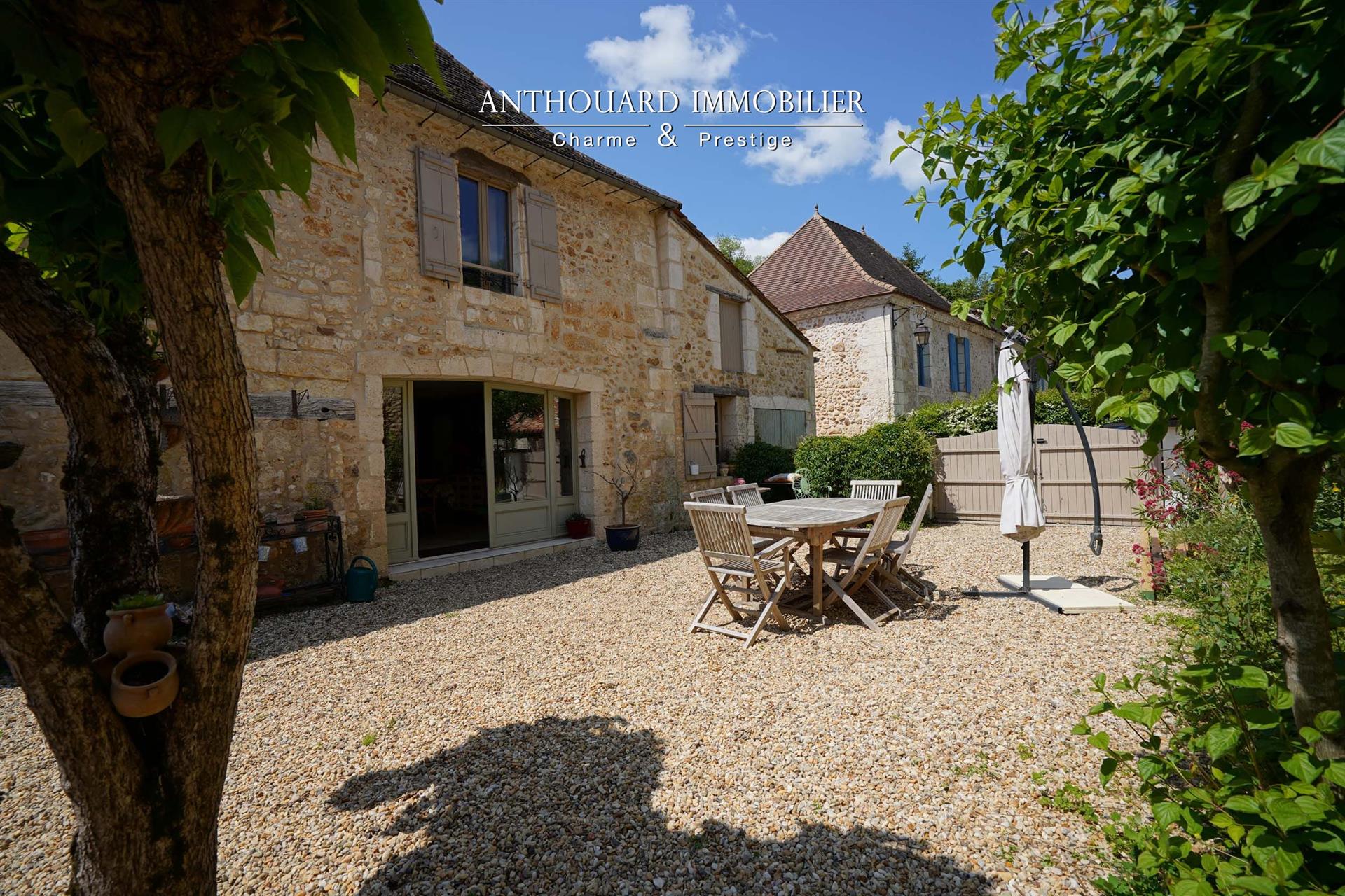 Charming stone house and gîte