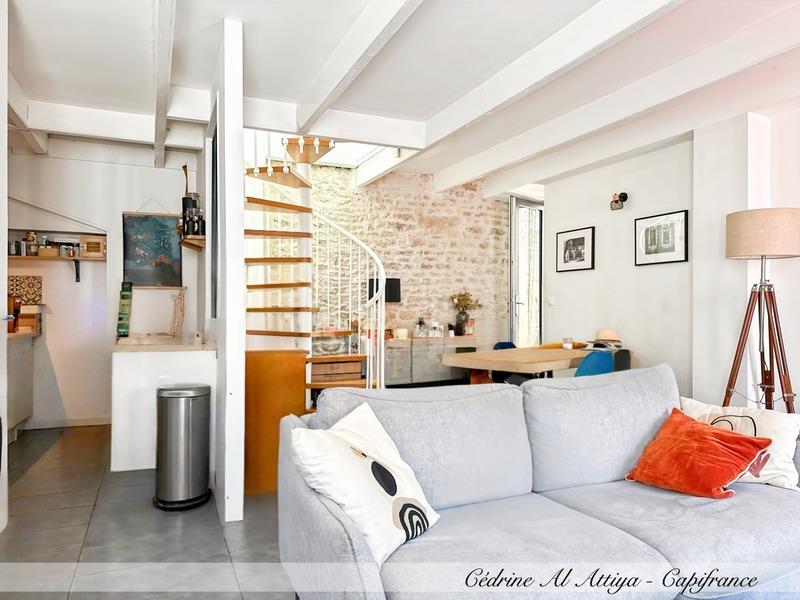 Townhouse for sale, La Rochelle, 72m2 with private terrace.