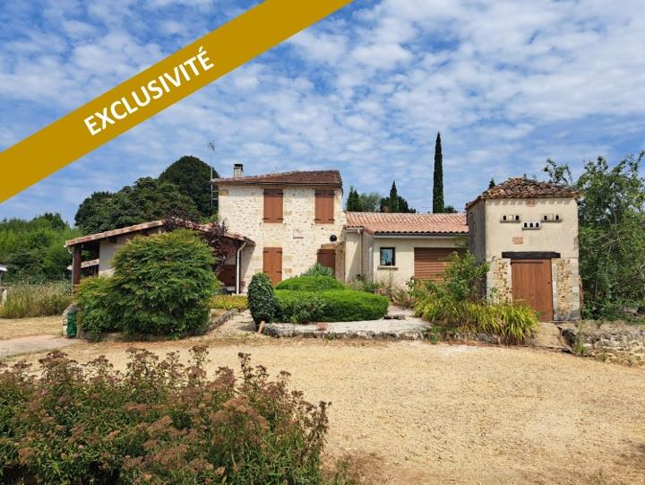 For sale, charming stone house with 7000 m2 of land - Ref 116