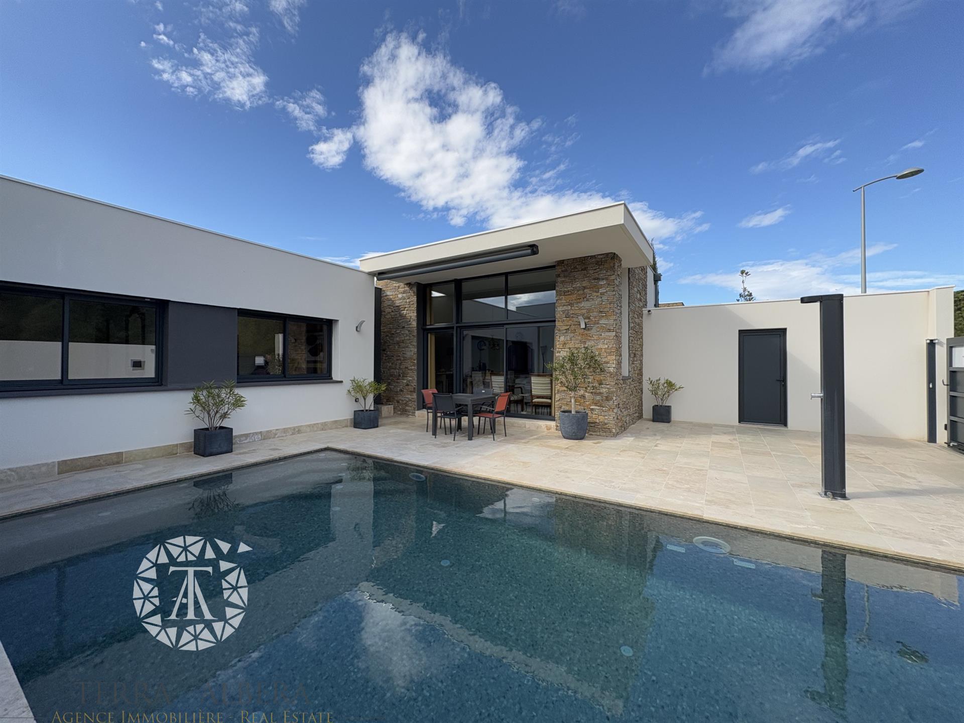 Mas Roca Architect-Designed Single-Story Villa Of 96M2 With Pool