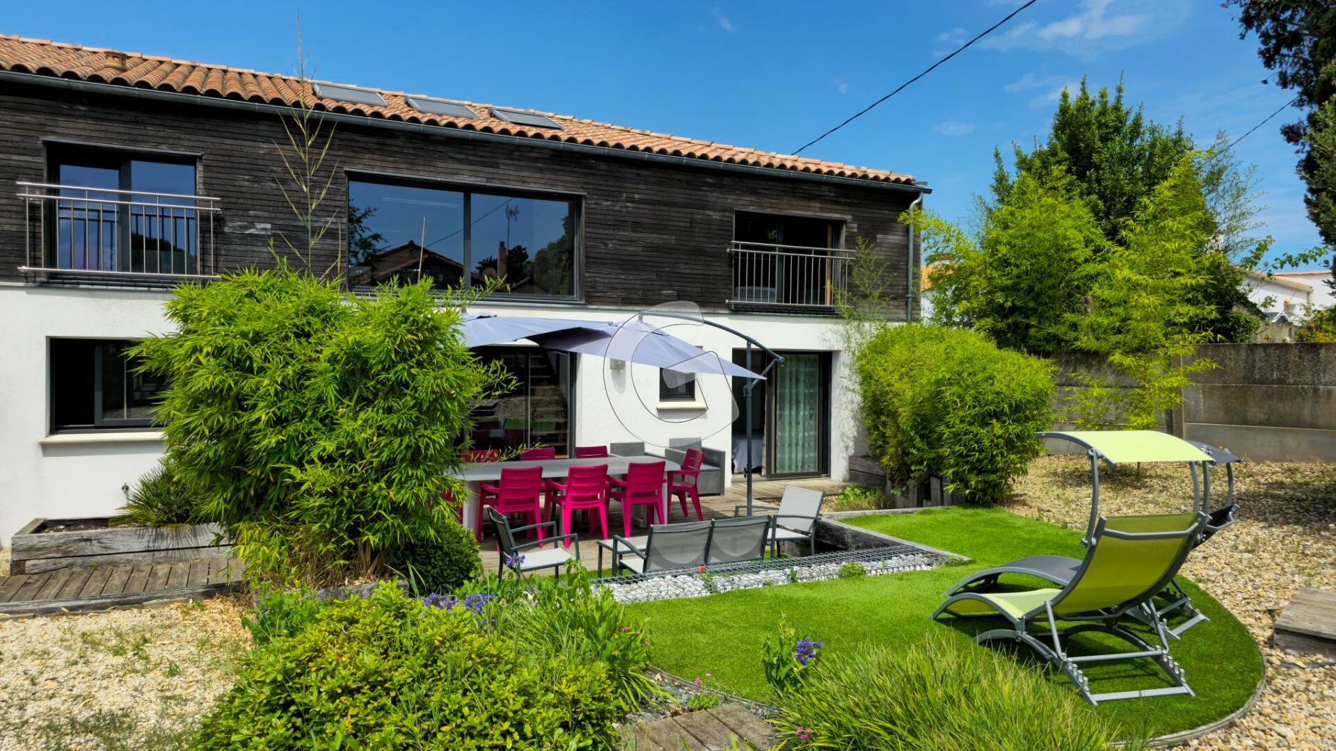 Maison 7 Pieces 177 m² A Vendre Jard Sur Mer