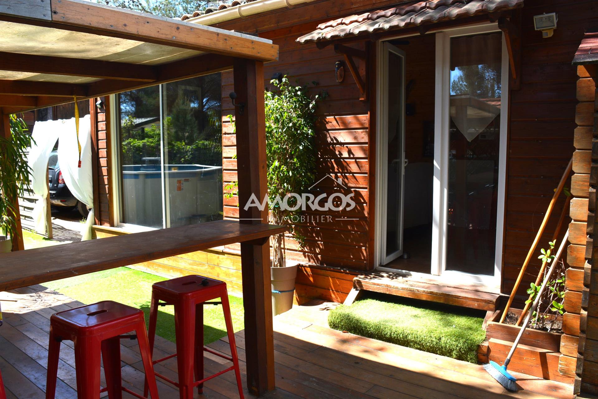 Le Camp Du Castellet, Mobile home / Chalet of 53 m2 on 210 m2 of land.