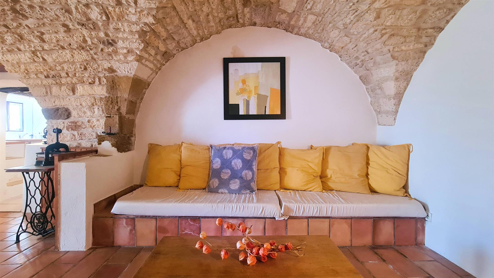 10 minutes from Uzès - Village house with large terrace and views