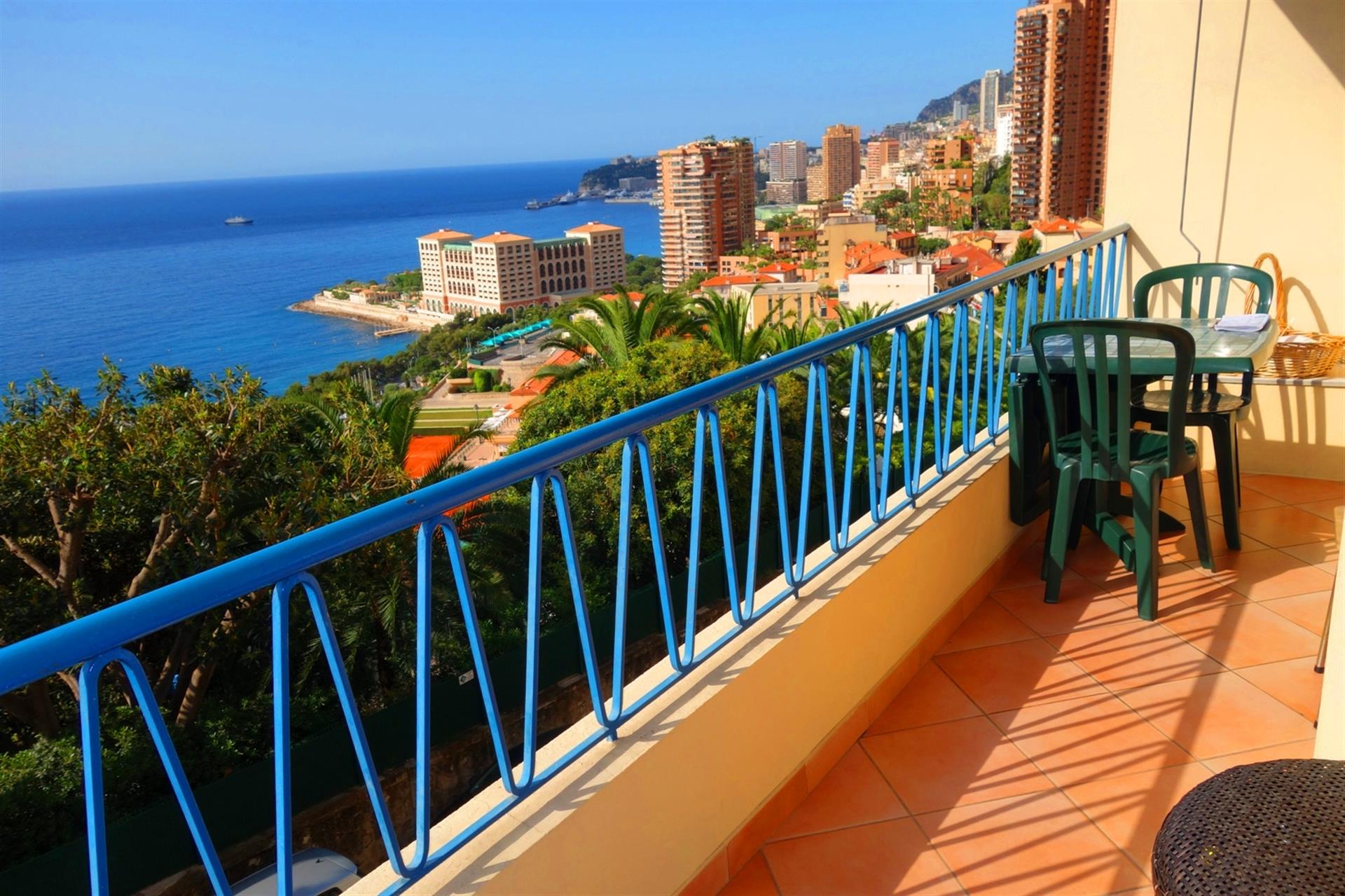 Border Monaco, sea view