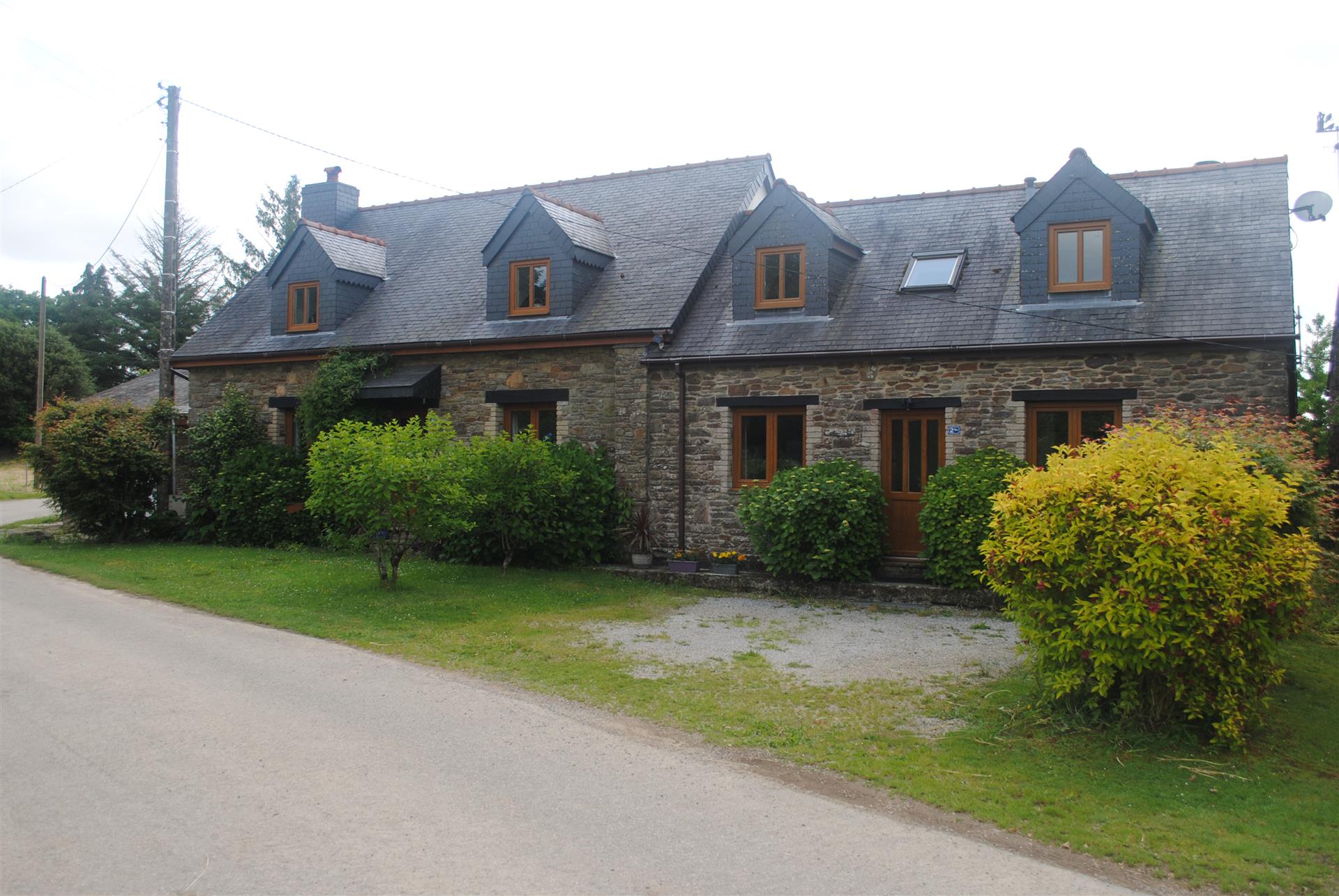 Rebuilt Breton Farm House with Gite.