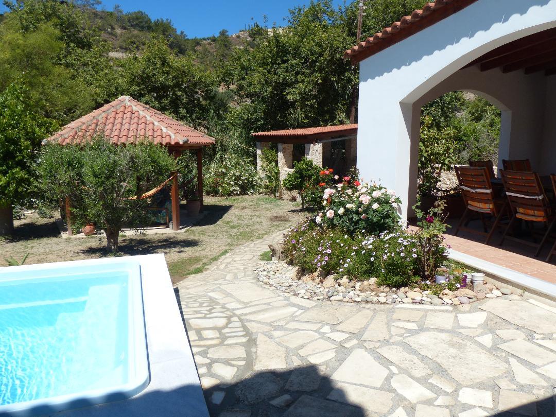 Belle villa avec piscine et à seulement 600 mètres d'une plage de sable ...