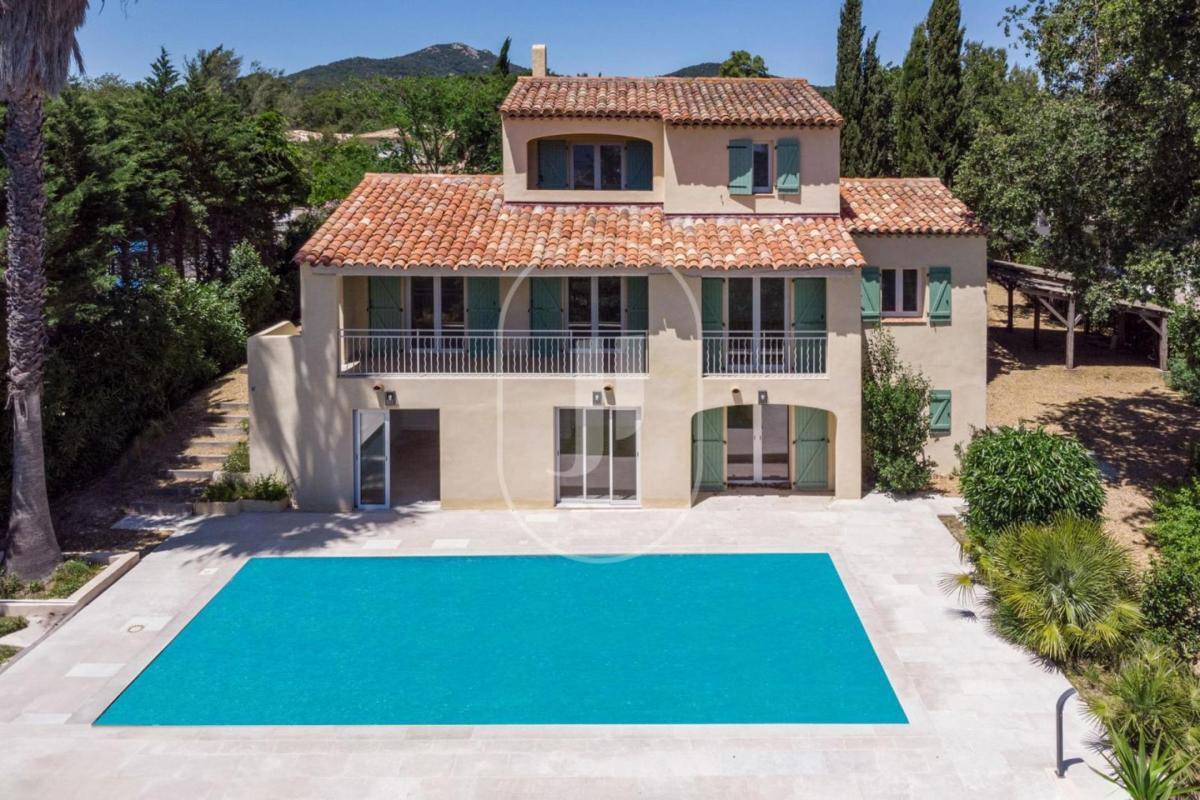 Gerenoveerde villa te koop in Grimaud