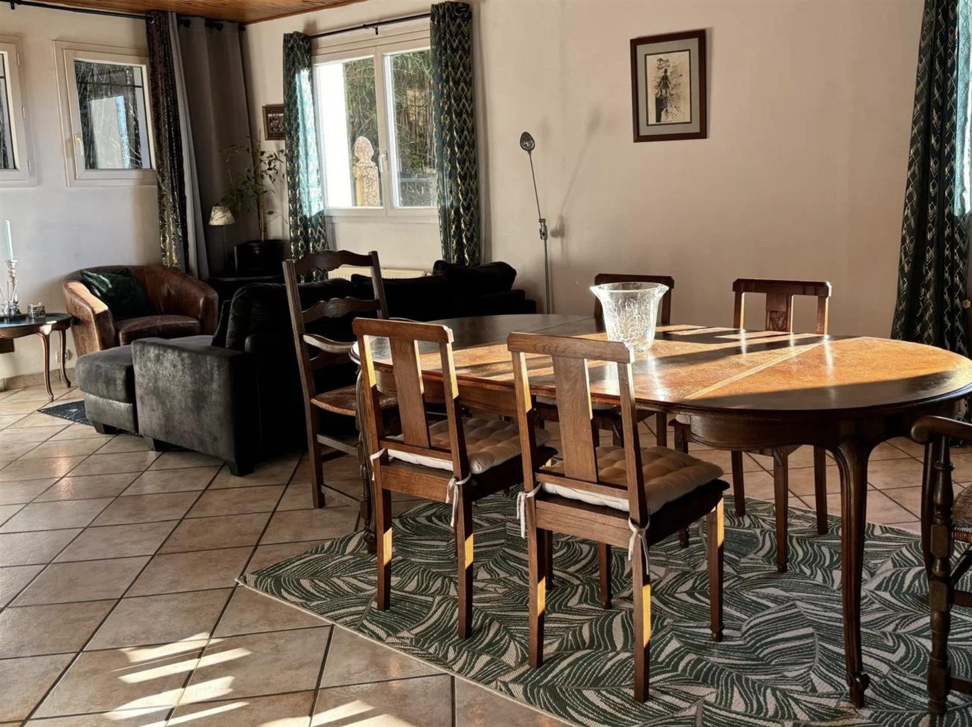 Very pretty detached town house with amazing views