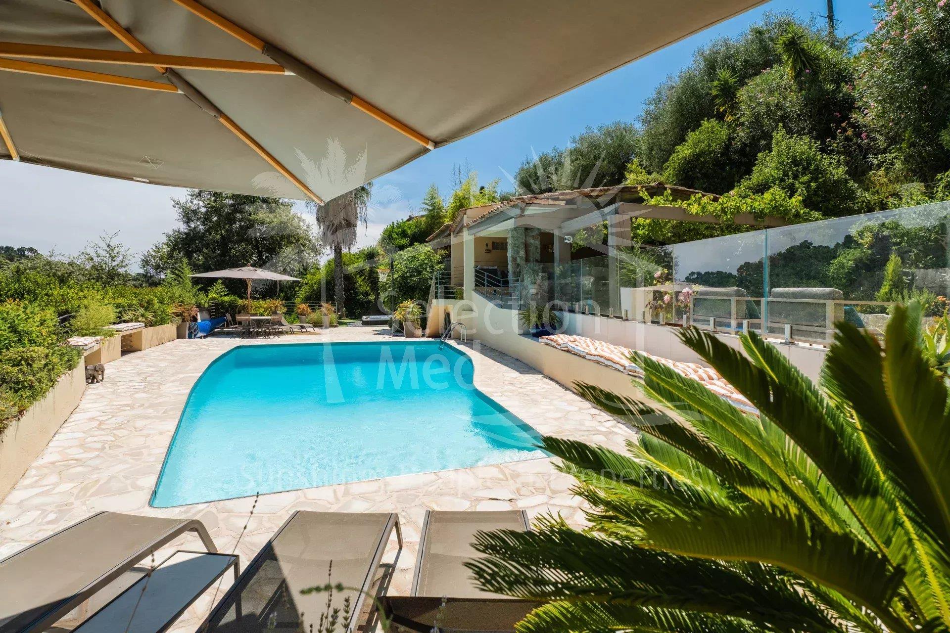 Authentic Provençal Villa with Pool, Jacuzzi, Open Countryside Views