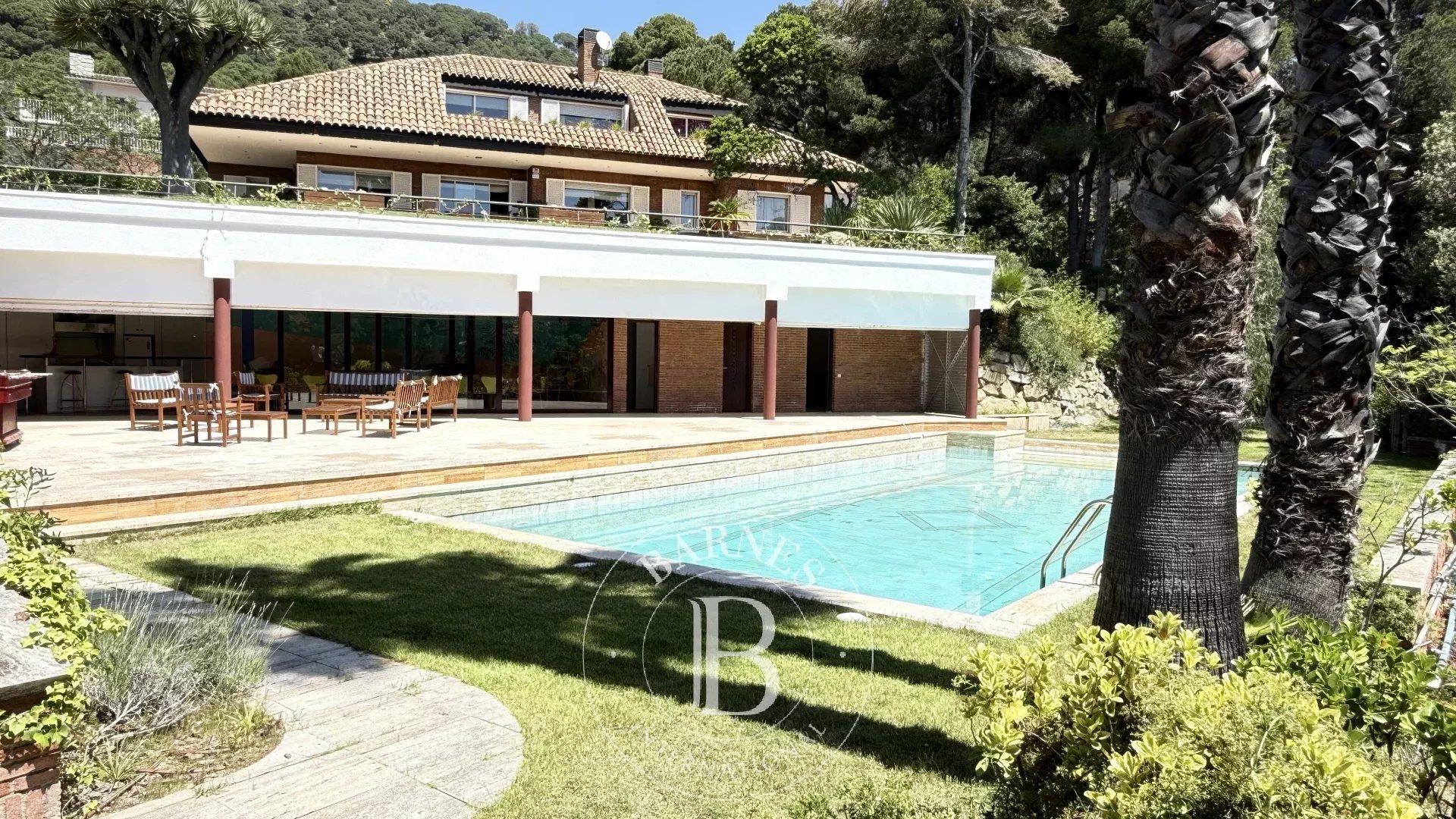Beautiful house with sea views and privacy in Premia de Dalt, Barcelona.