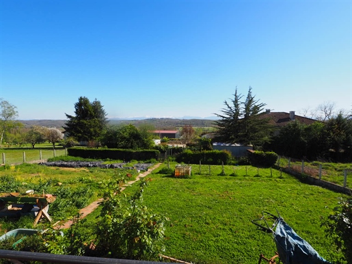 4 rooms single story house with garage and view on the Pyrenees