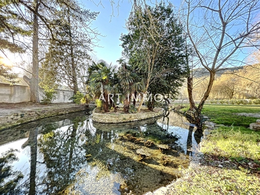 Kúpa bytového domu Fontaine-de-Vaucluse : 1 exkluzívne nehnuteľnosti na ...