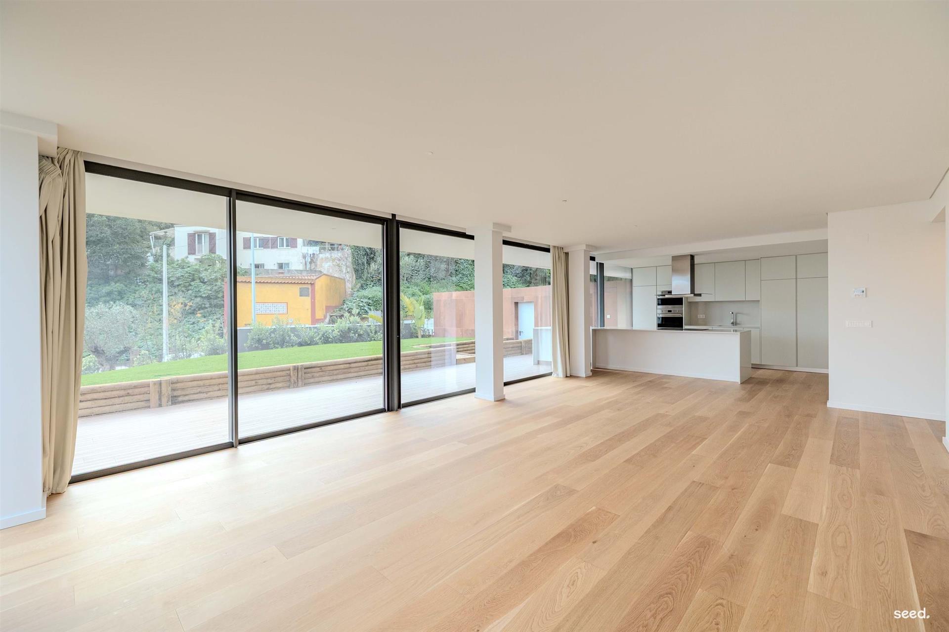 T4 Apartment - Private Condominium