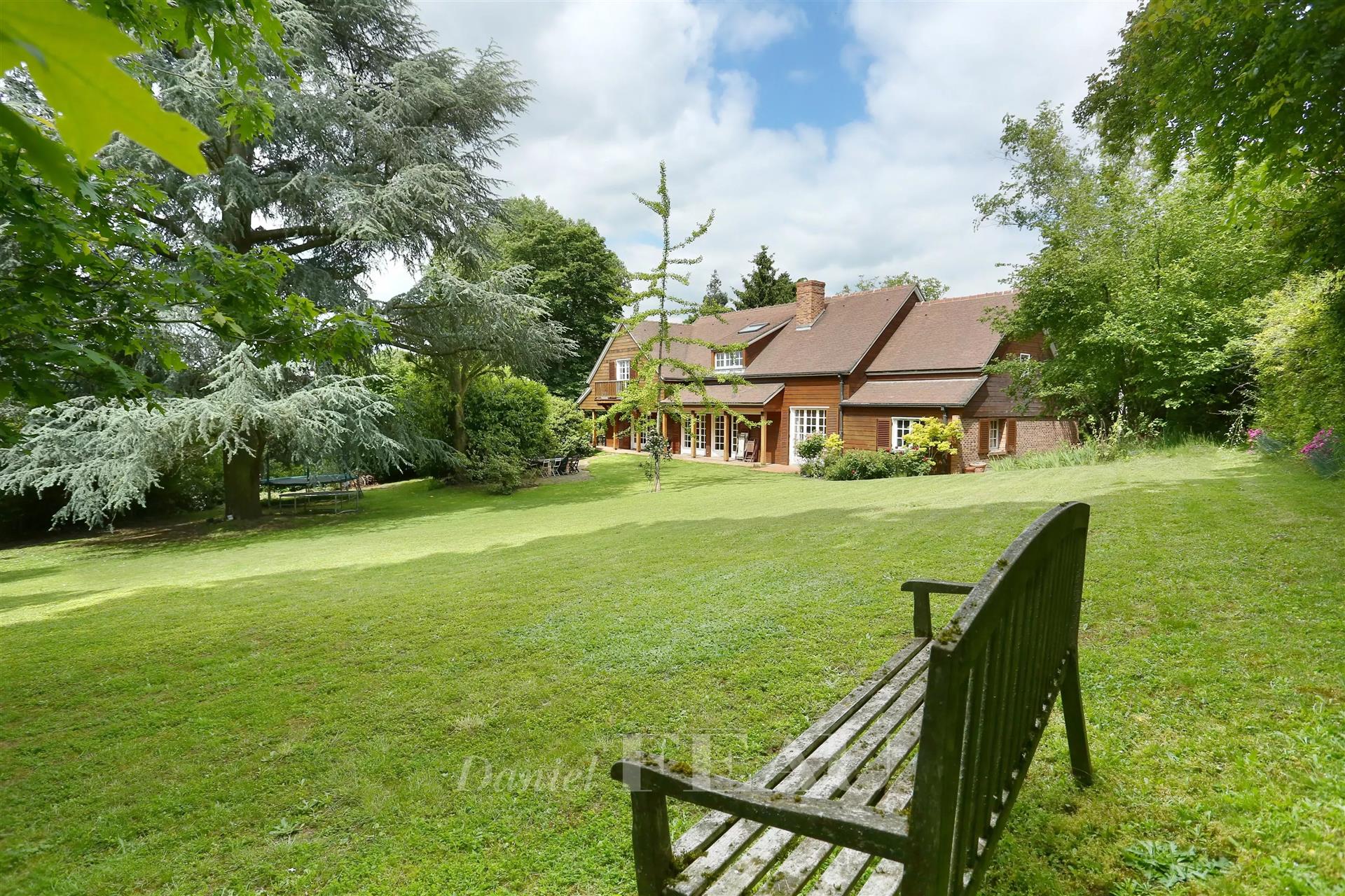 Garches – A 5-bed family home