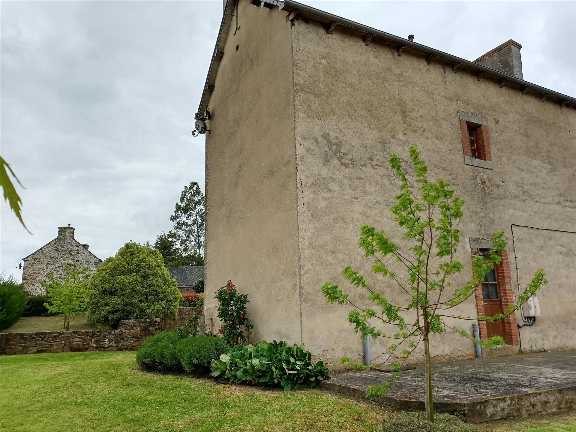 Ingatlanvásárlás Merléac : 2 kizárólagos értékesítésre kínált ingatlan ...