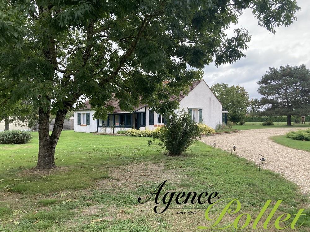 Maison plain-pied 130 m², dépendance, piscine, terrain 2591 m²