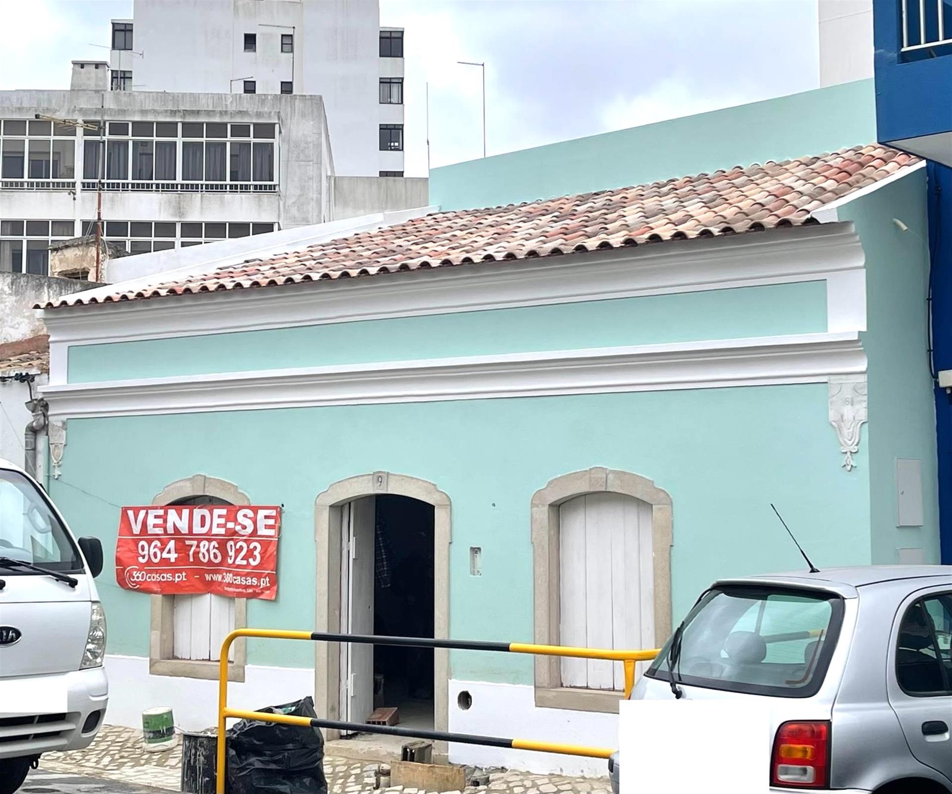 Moradia T2 Nova com logradouro no centro de Loulé