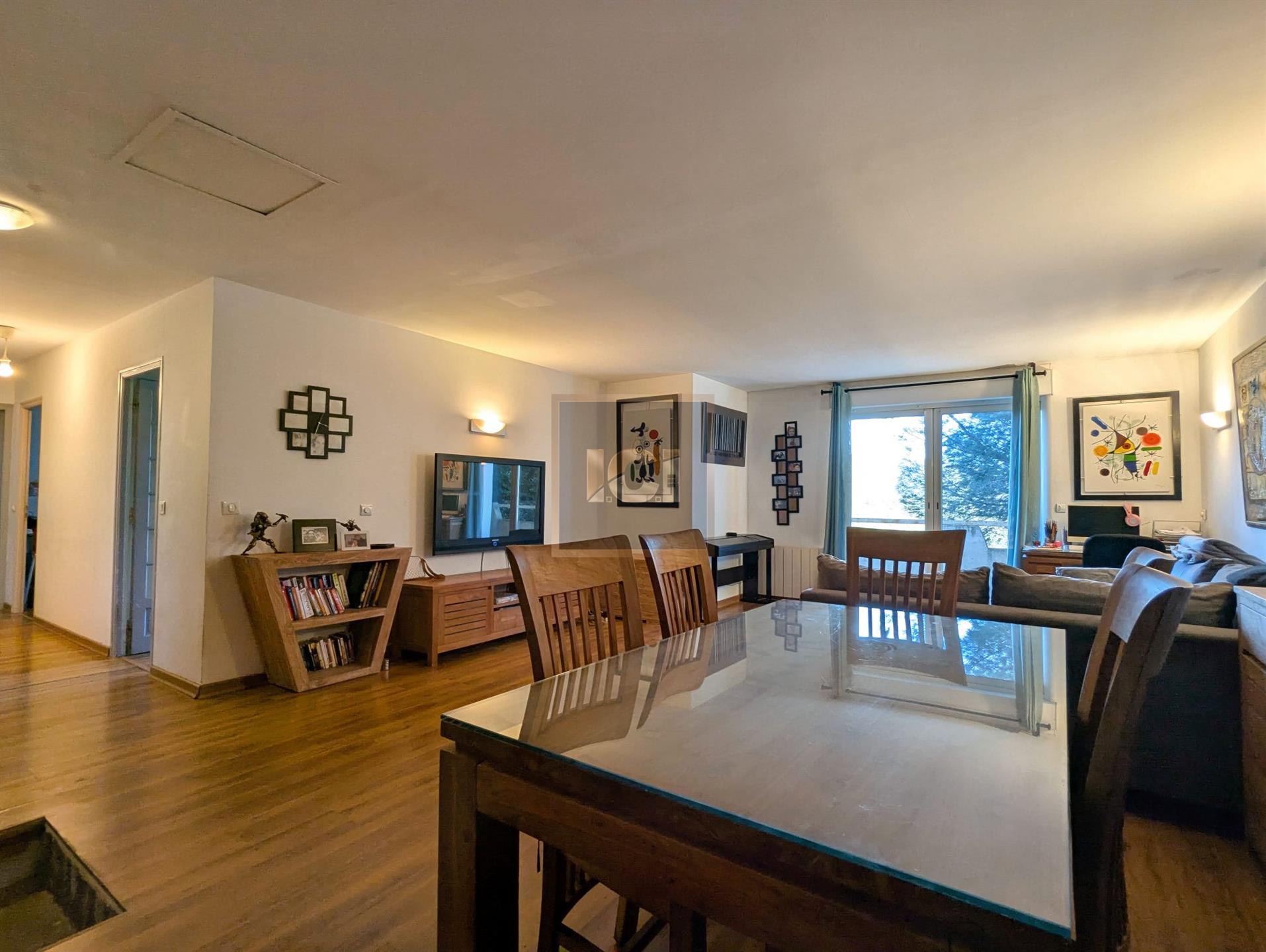 Purchase: House (83120)